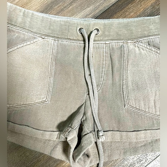 TNA | Shorts | Tna Women Shorts Medium | Poshmark